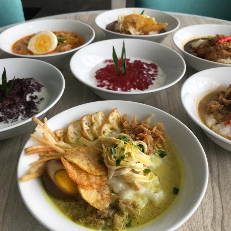 Info Hotel Solo - Nikmat Minggu Pagi Sarapan Aneka Bubur Canting Londo ...