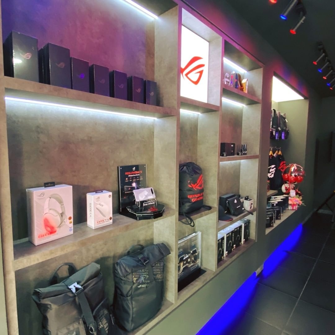 Desain Keren Unik ROG Store Terlengkap di Batam – Referensi Desain ...